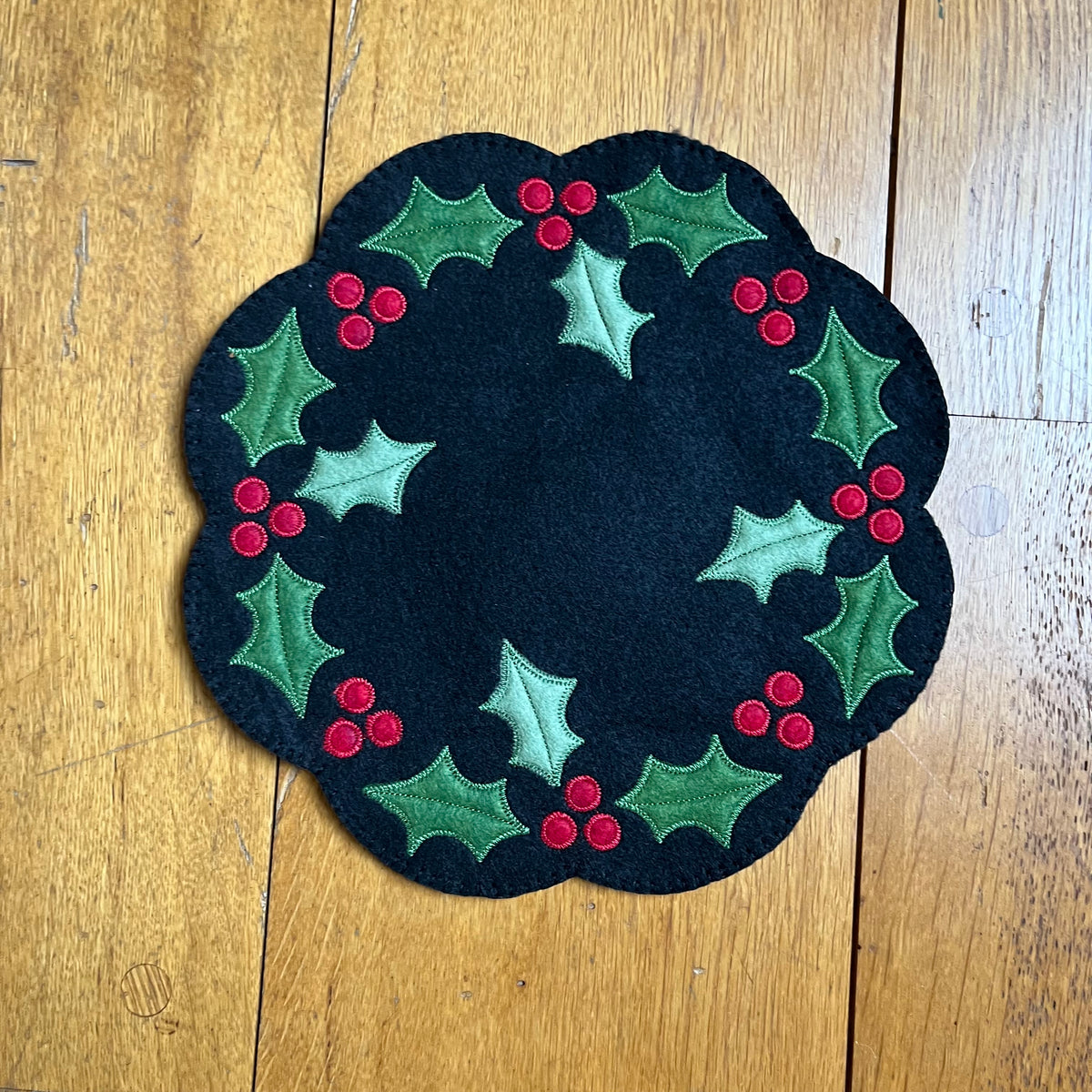 In the hoop Holly Candle mat for use with an embroidery machine ...