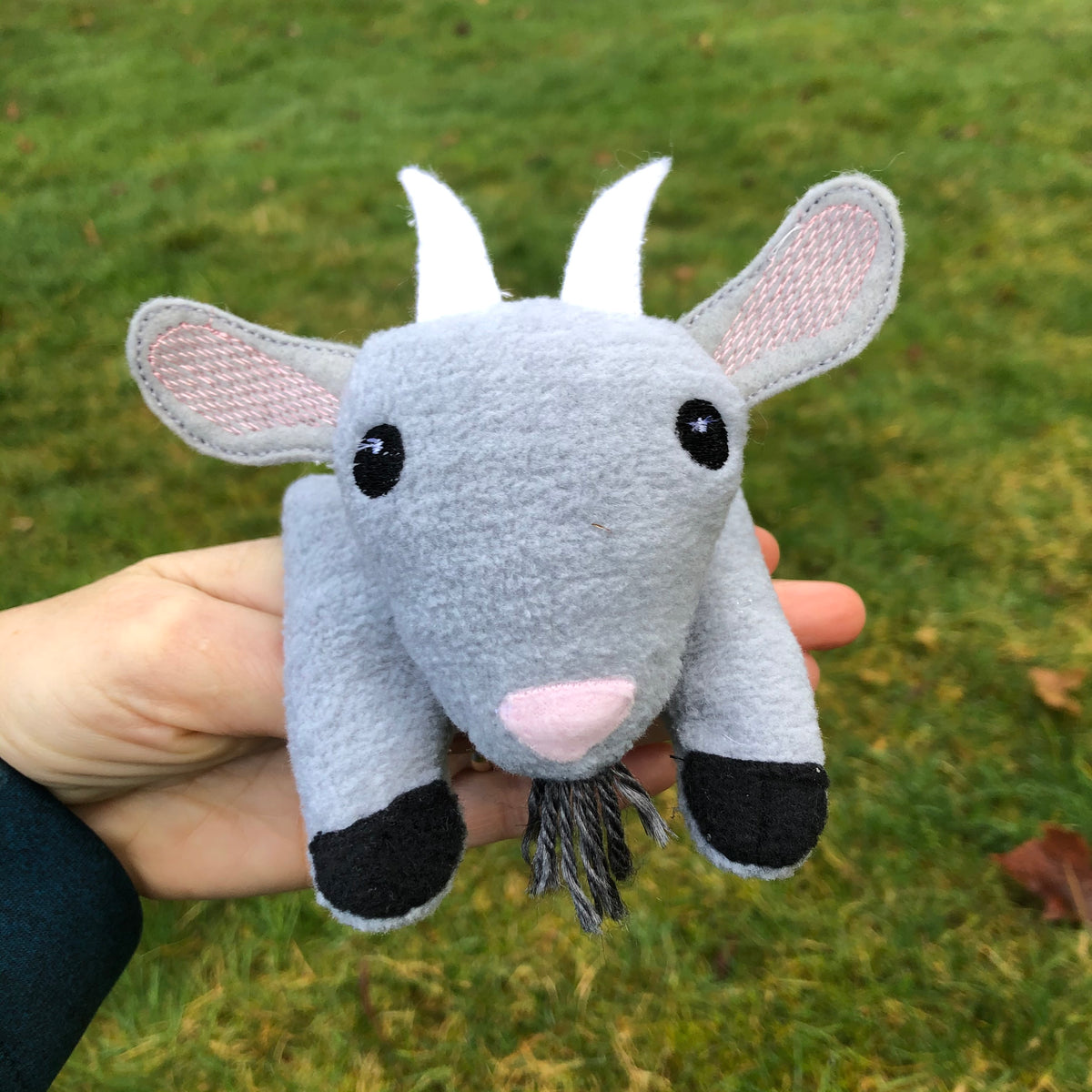 In the hoop Goat Beanbag for use with an embroidery machine – Snuggle ...