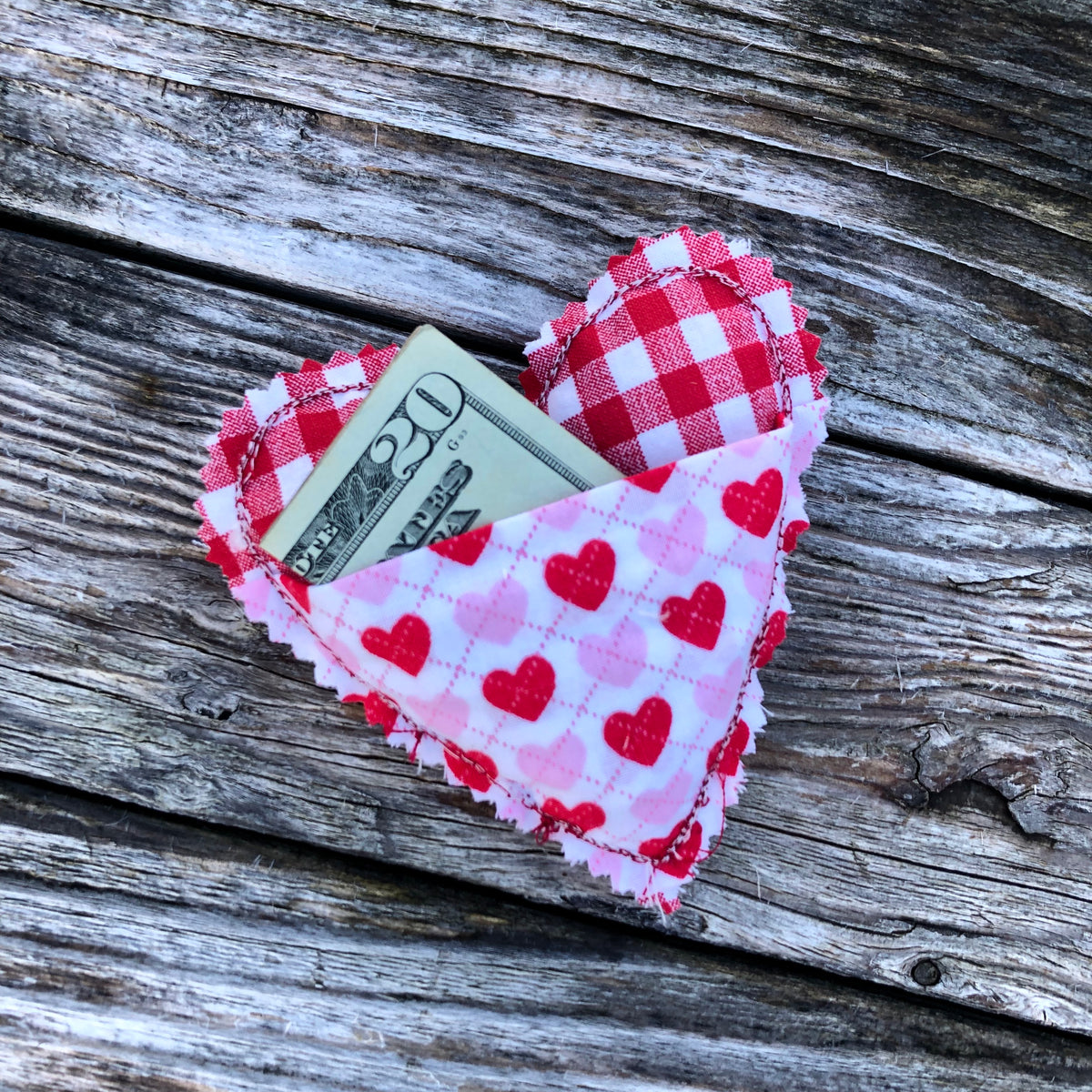 ITH Primitive Heart Stuffy – Snuggle Puppy Applique